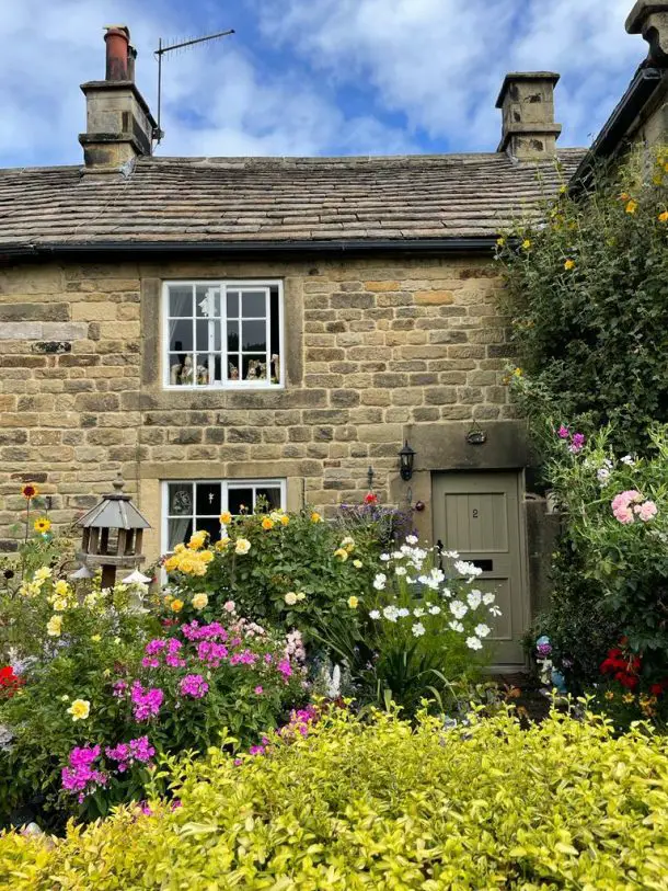 Eyam - The Plague Village of the Damned - History with Henry